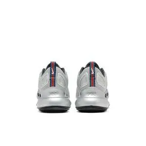 Nike Max 720 Sneakers