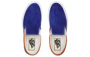 VANS Classic Slip-on Sneakers - Blue