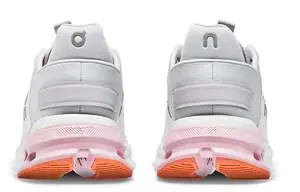 On Cloudnova Flux Sneakers