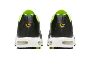 Nike Max Plus Tn Se "volt Spray Paint - Black/yellow