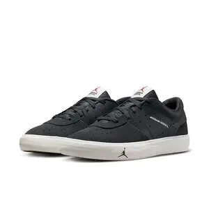 JORDAN Air Series Es Sneakers
