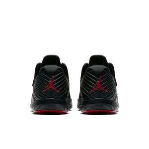 JORDAN Air Relentless "bred" Sneakers - Black/red