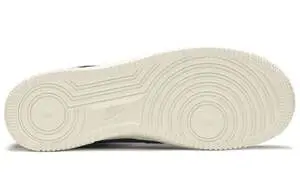 Nike Force 1 Low '07 Sneakers