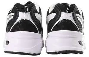 NEW BALANCE 530v2 Retro Sneakers - Black