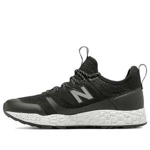 NEW BALANCE Trailbuster Fresh Foam Sneakers - Black/white