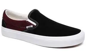 VANS Classic Slip-on Sneakers - Black