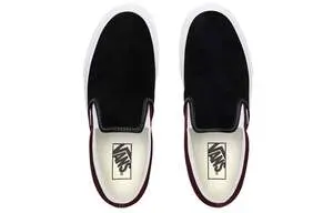 VANS Classic Slip-on Sneakers - Black