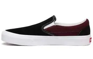 VANS Classic Slip-on Sneakers - Black