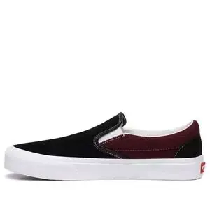 VANS Classic Slip-on Sneakers - Black