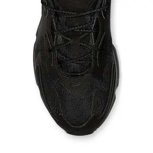 Nike Max 200 Sneakers