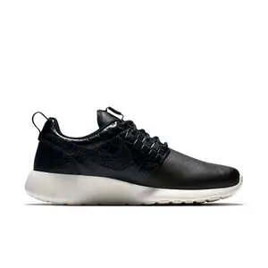 Nike Roshe One Lx " Ivory" Sneakers