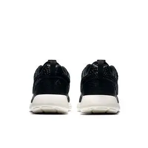 Nike Roshe One Lx " Ivory" Sneakers