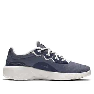 Nike Explore Strada Low Top Sneakers