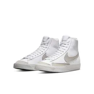 Nike Blazer Mid '77 Se High Top Sneakers - White/grey
