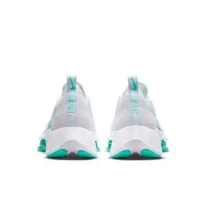 Nike Zoom Tempo Next% Low Top Sneaker