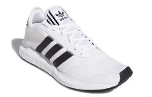 Adidas Swift Run X Low Top Sneakers - White/black