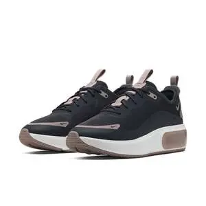 Nike Max Dia Sneakers