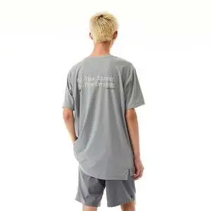 NEW BALANCE Short Sleeve Graphic T-shirt - Grey