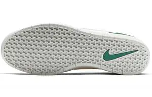 Nike Team Classic Sb Sneakers - Green