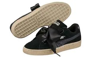 PUMA Suede Heart Safari Sneaker
