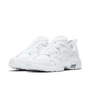 Nike Max Graviton "triple " Sneakers - White