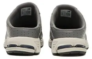 NEW BALANCE 2002r Mule Sneakers - Gray