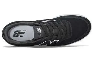NEW BALANCE 300v2 Sneakers - Black