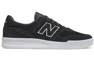 NEW BALANCE 300v2 Sneakers - Black