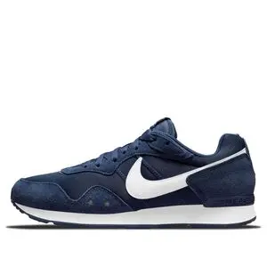 Nike Venture Runner Wide Sneakers
