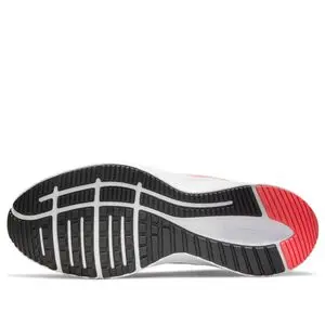 Nike Quest 4 Low Top Sneakers - White/red