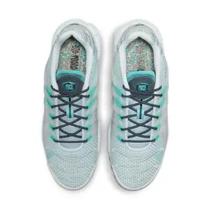 Nike Max Terrascape Plus "tropical Twist" Sneakers - White/gray/green