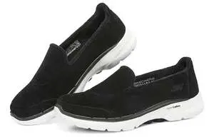 Sketchers Go Walk Slip-on Sneakers - Black/white