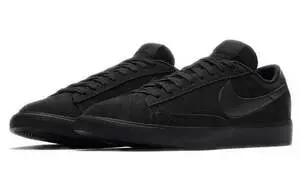 Nike Blazer Low Le 'triple Sneakers - Black