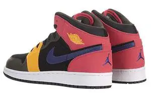 JORDAN 1 Mid High Top Sneakers