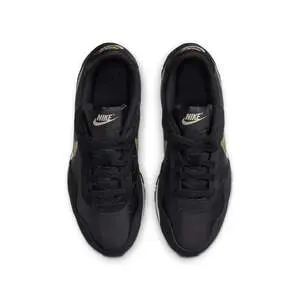 Nike Md Valiant "metallic Gold Star" Sneakers - Black