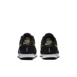 Nike Md Valiant "metallic Gold Star" Sneakers - Black
