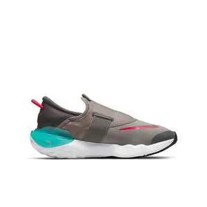 Nike Flow Low Top Sneakers