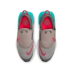 Nike Flow Low Top Sneakers