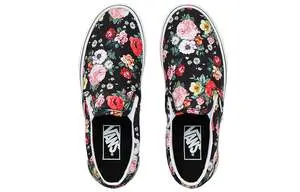 VANS Slip-on Garden Floral Print Sneakers - Black