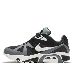 Nike Zoom Structure Sneakers