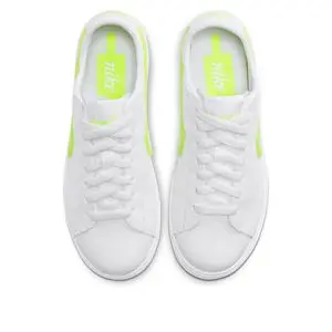 Nike Blazer Low Pop Sneakers