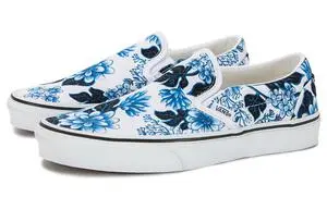 VANS Classic Slip-on Sneakers - White/blue