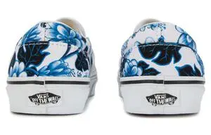 VANS Classic Slip-on Sneakers - White/blue