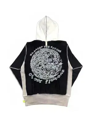 ADVISORY BOARD CRYSTALS Graphic Print Hoodie