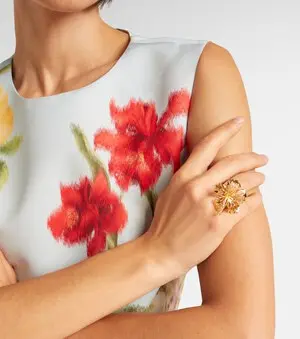 Oscar De La Renta Hibiscus Flower Ring