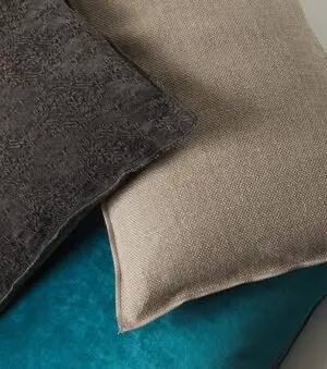 MAISON DE VACANCES Linen Cushion