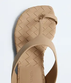 Bottega Veneta Livia Flat Thong - Shore