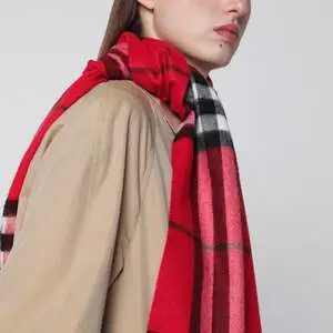 Burberry Check Cashmere Scarf With Fringes In Post - Red
