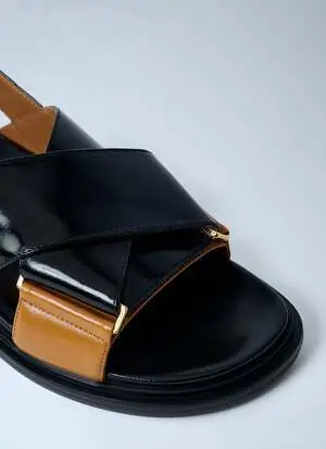 Marni Fussbett Leather Sandals With Crossover Straps And Buckle Fastening - Black