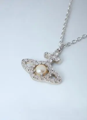 VIVIENNE WESTWOOD Olympia Pearl Pendant Necklace